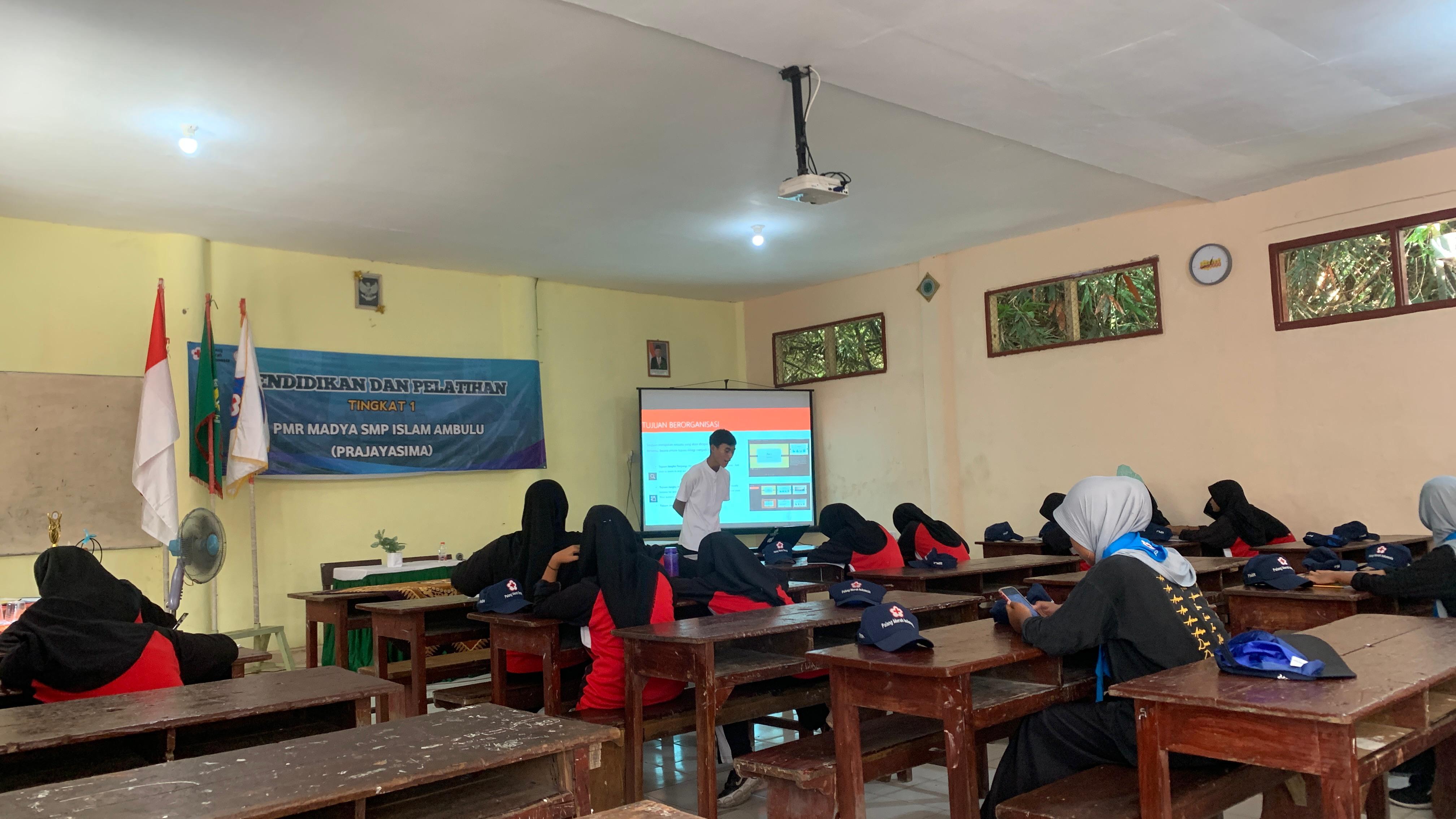 PMI Kab Jember - Dibekali Tujuh Materi PMR, Diklat Tingkat 1 PMR Madya ...